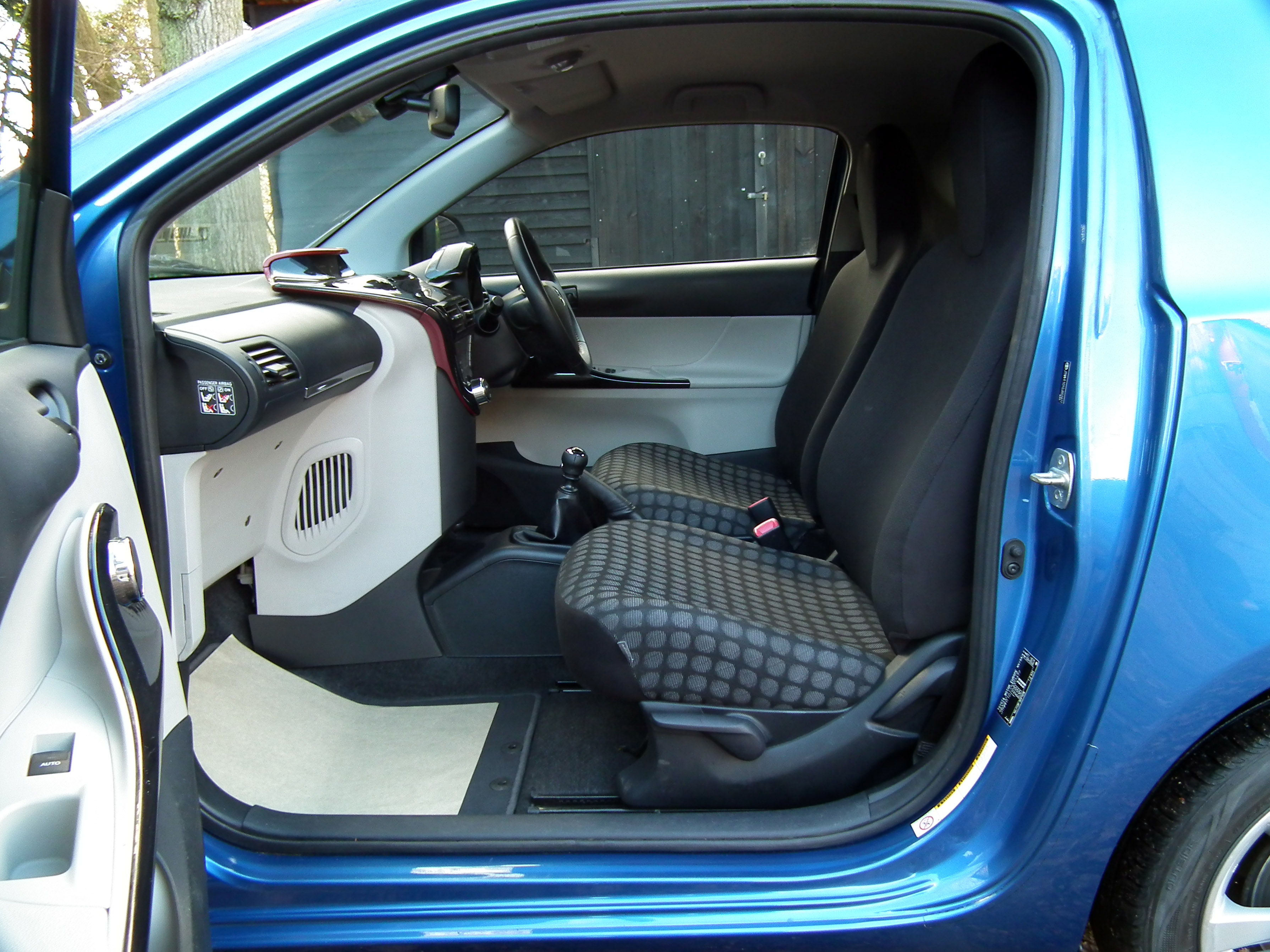 ** NOW SOLD ** 2011 ‘11’ TOYOTA iQ3 1.33, 1 OWNER, TOP SPEC, 59K, 3 ...